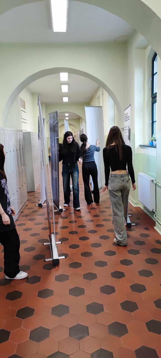 Byliśmy sąsiadami: ludzkie wybory i zachowania w obliczu Zagłady ...